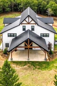 Small Barndominiums: Compact and Stylish Living Solutions