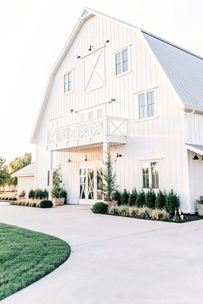 Small Barndominiums: Compact and Stylish Living Solutions